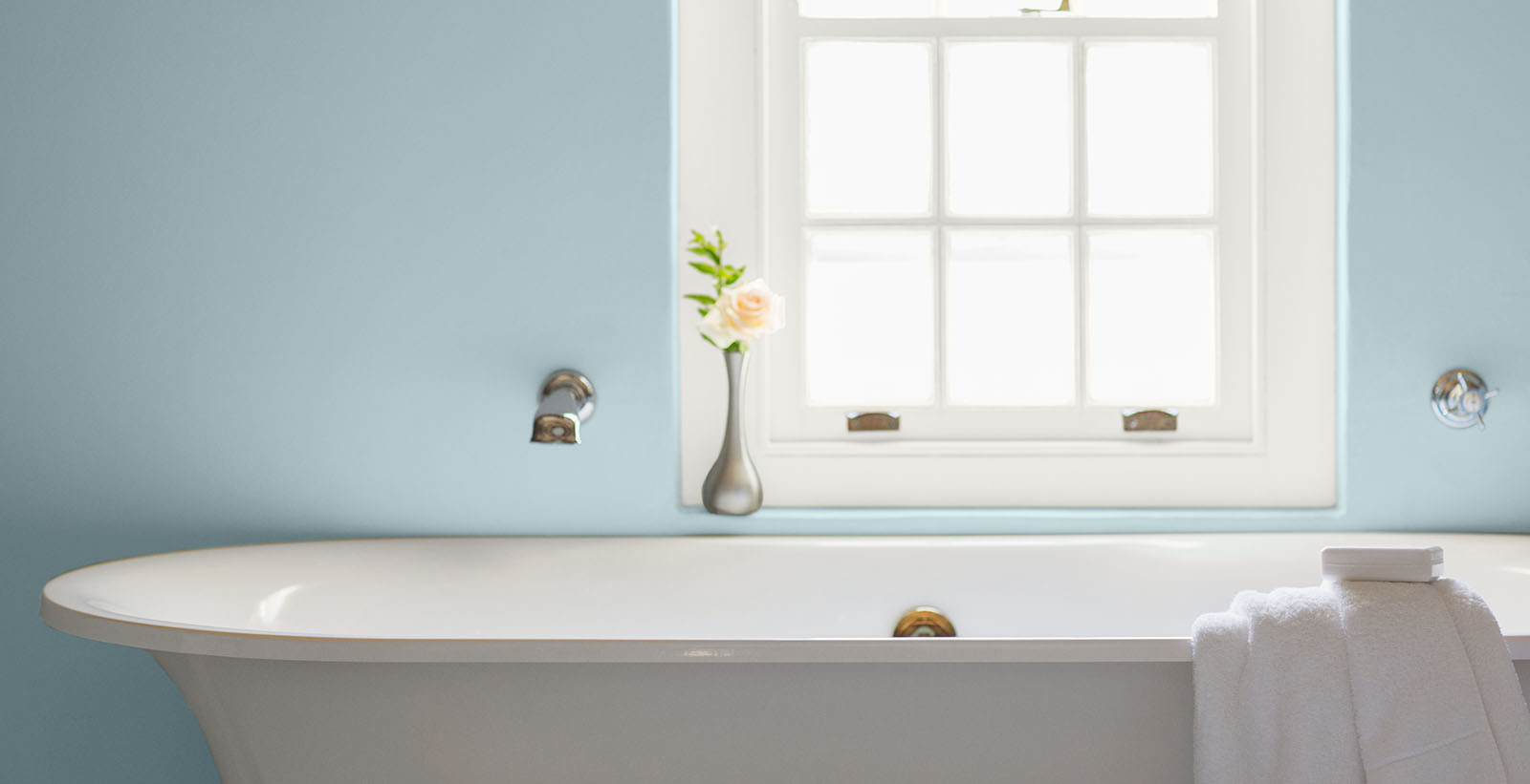 Blue Timeless Bathroom | Eclectic, Cozy & Inviting Bathroom | Behr