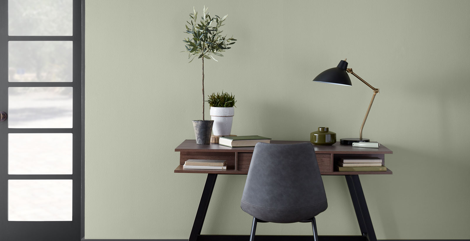 green modern relaxed & serene office